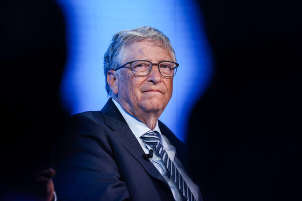 Bill Gates: «Η κυβέρνηση Ζελένσκι είναι μία από τις χειρότερες του ...