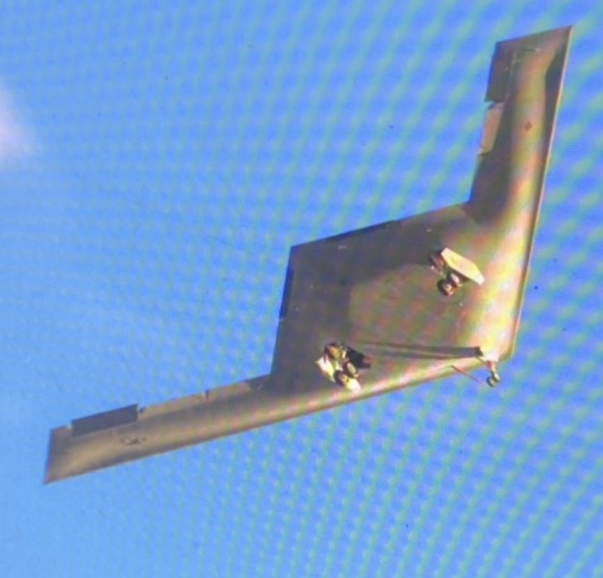 Πρώτη πτήση για το νέο αμερικανικό στρατηγικό βομβαρδιστικό B-21 Raider ...