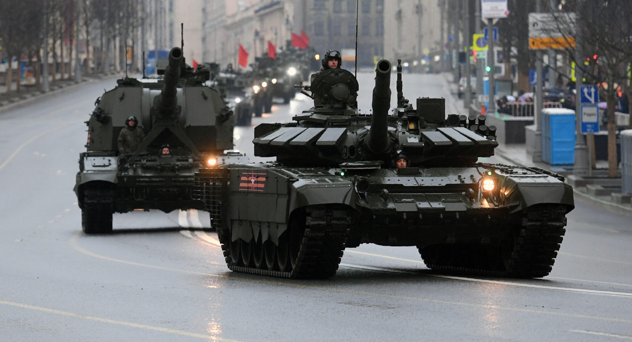 Με απευθείας βολή από ρωσικό T-72B3 καταστράφηκε ουκρανικό M1 ABRAMS ...