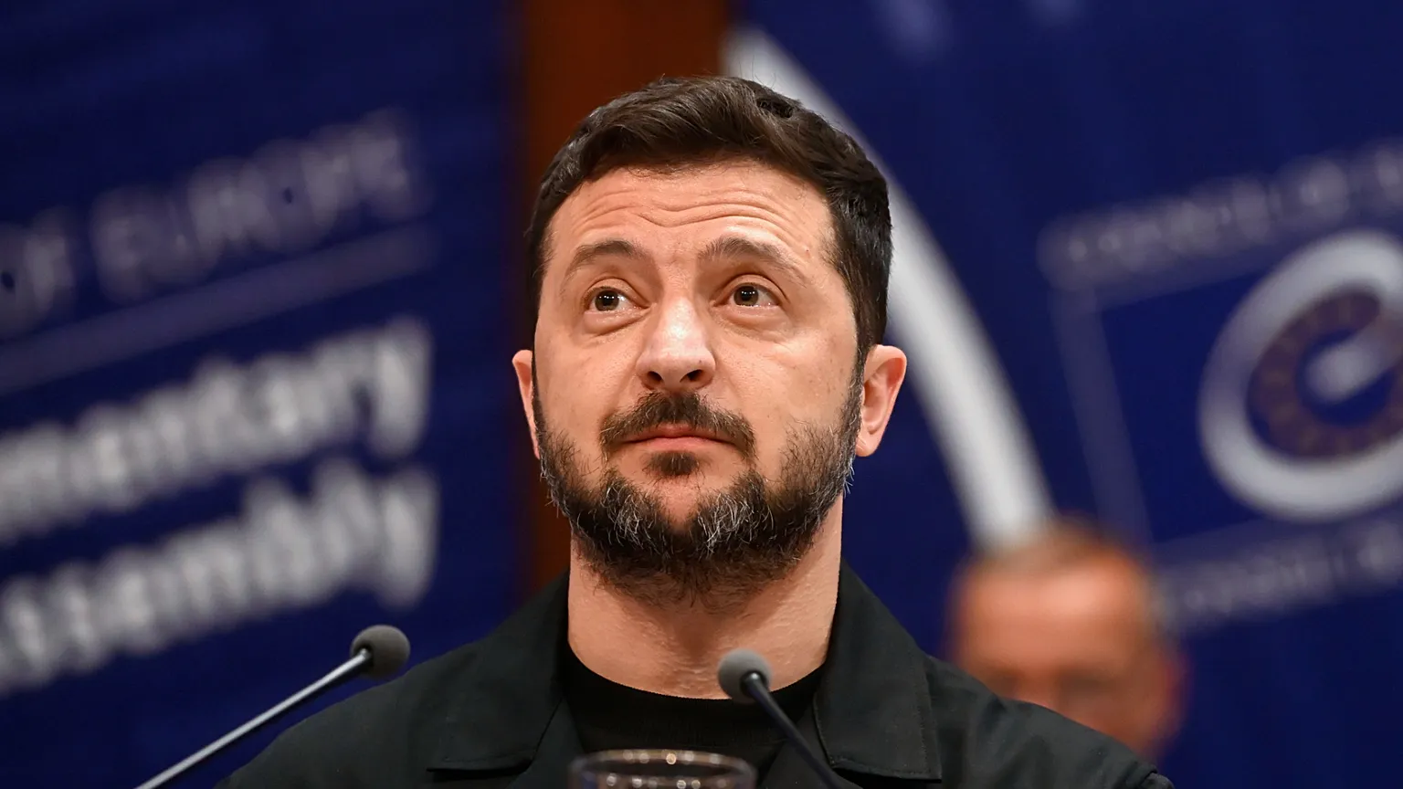 Ακόμα και το φιλο-ουκρανικό Foreign Policy αποδομεί τον Β.Ζελένσκι ...