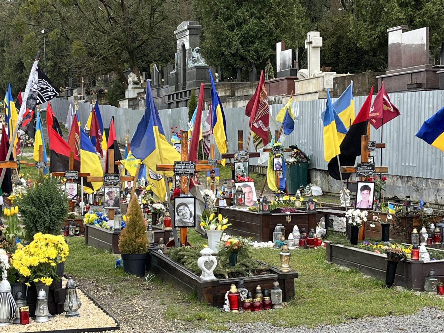 Bρετανός δημοσιογράφος για τις βαριές ουκρανικές απώλειες: «Έχουν ...